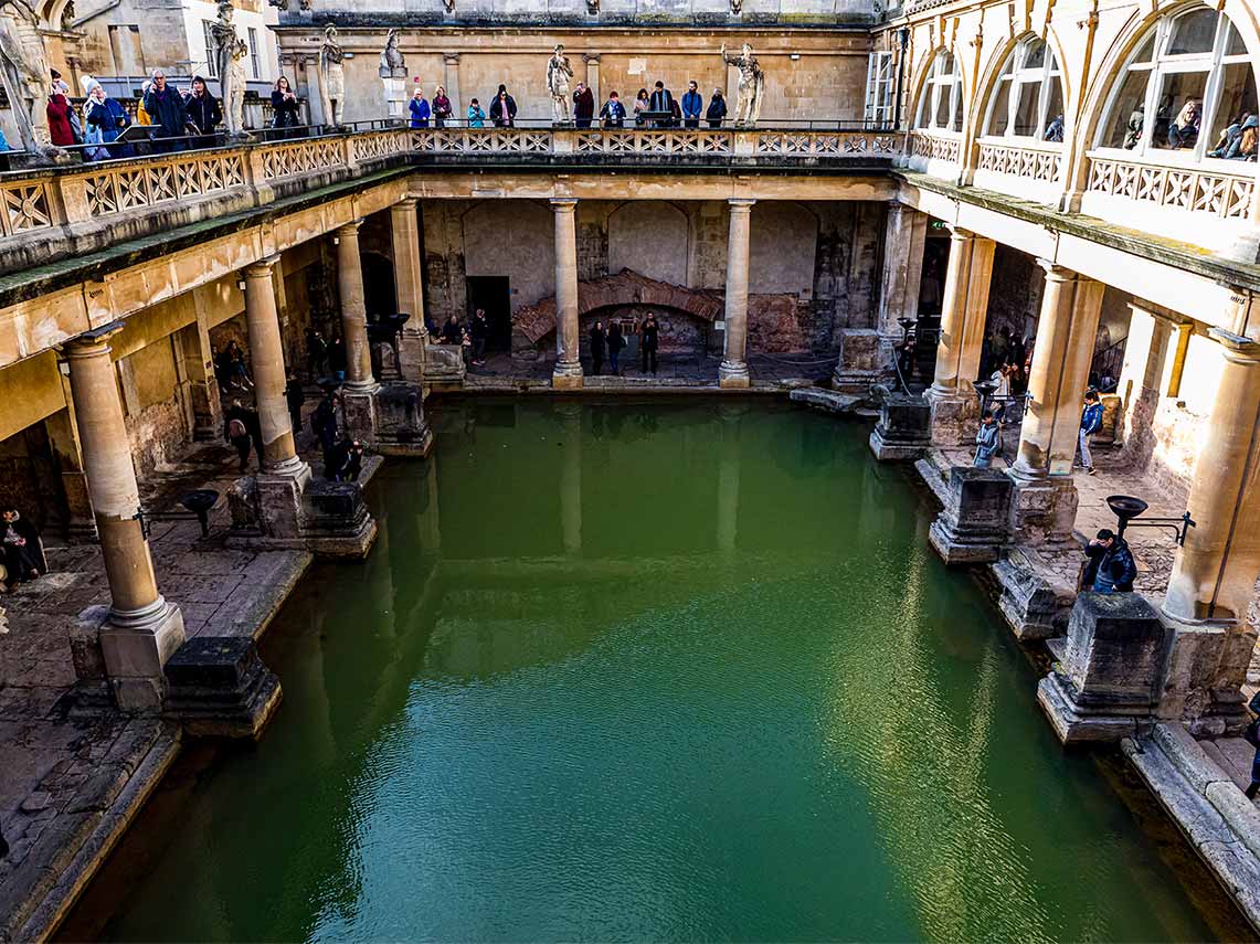 Guided Tour of Stonehenge & Roman City of Bath - Private Tours England